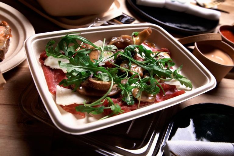 Thuis genieten van onze verse takeway tapas - De Tapasbox