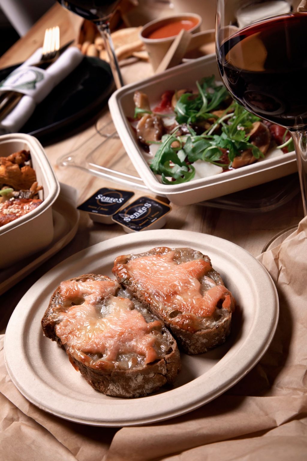 Thuis genieten van onze verse takeway tapas - De Tapasbox