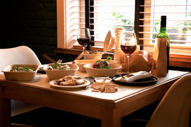 Thuis genieten van onze verse takeway tapas - De Tapasbox